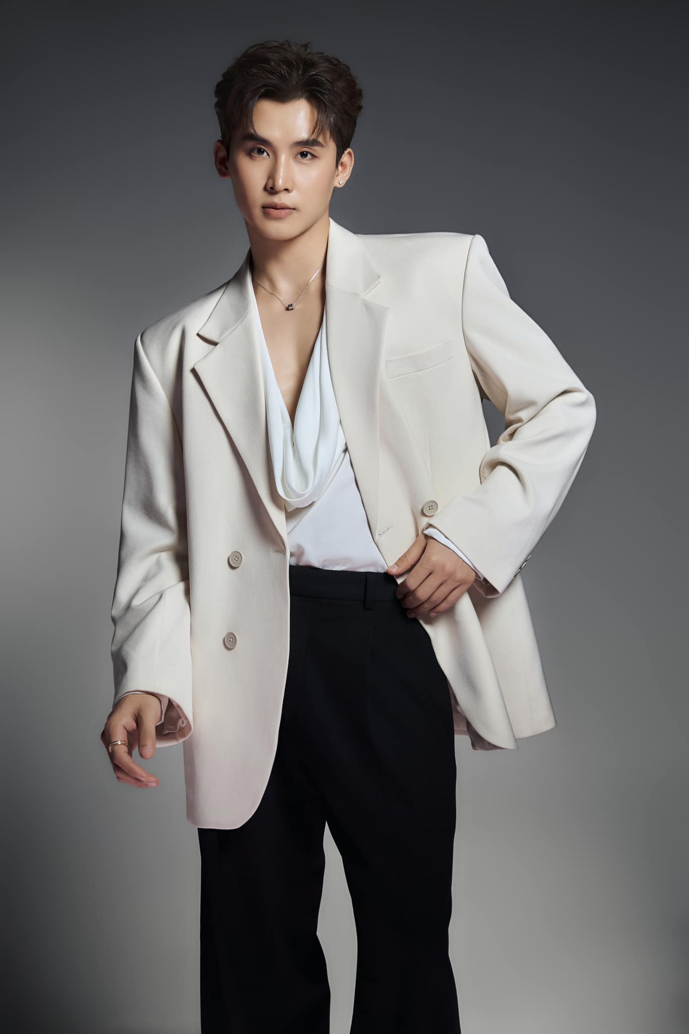 Kang Chul - mỹ nam bị nhầm là sao Hàn từ ngoại hình cho đến nghệ danh ...